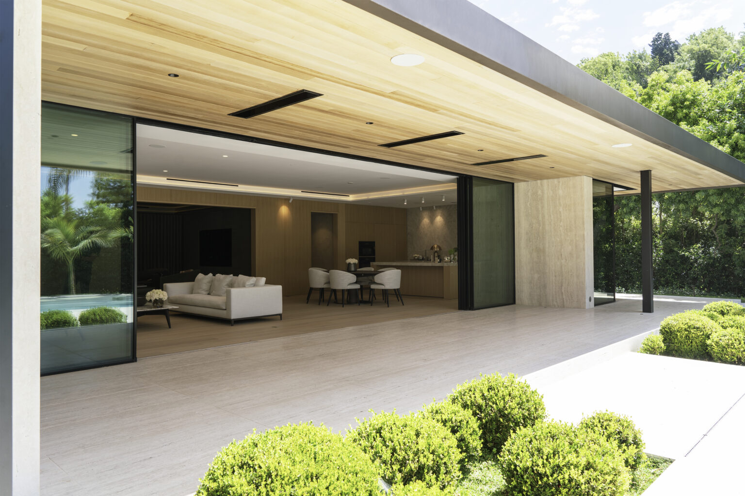 Project Spotlights - LuxView