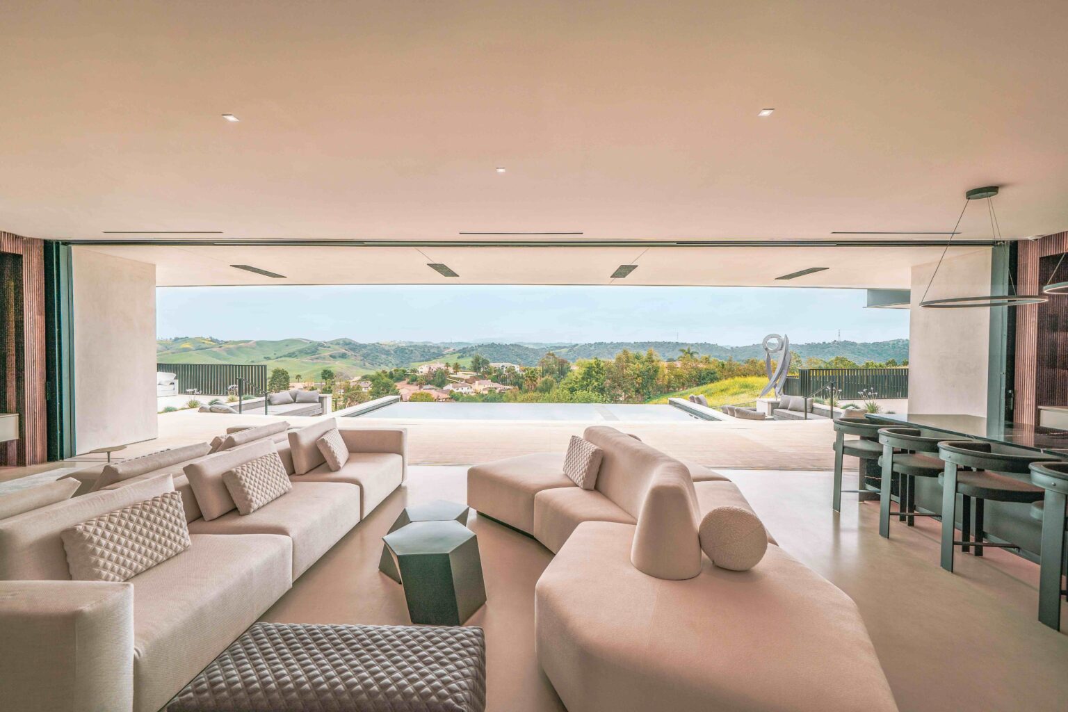 Project Spotlights - LuxView